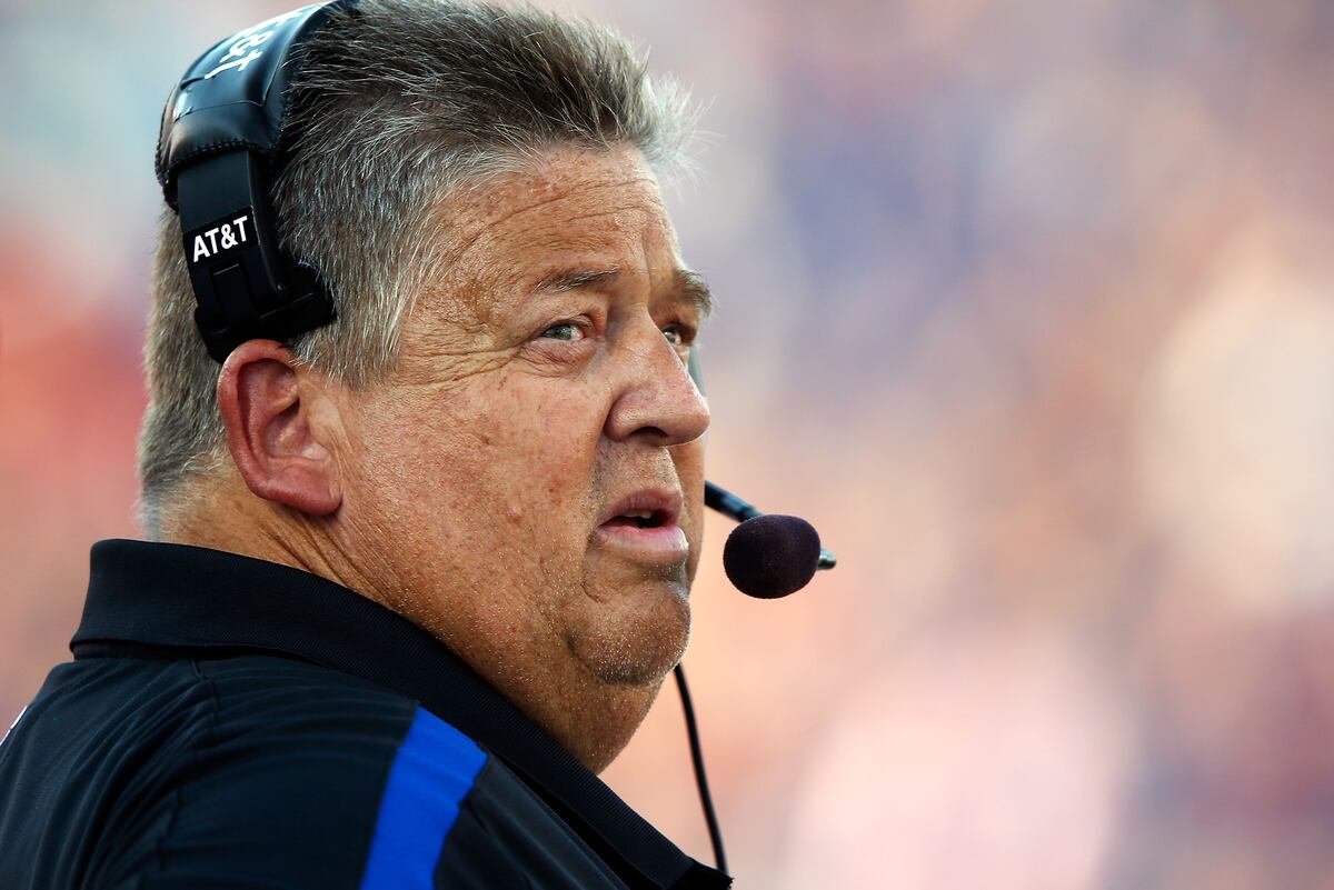 Charlie Weis Believes Bob Stoops Has a Point with His Comments on SEC ...