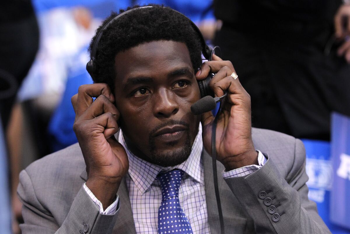 Why It's Time for Michigan and Chris Webber to Make Up and Move On ...