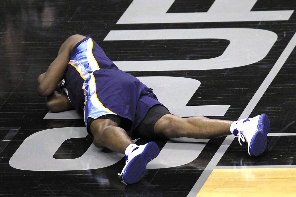 Tony Allen Sells Key 4th-Quarter Flagrant with Phantom Head Injury in ...