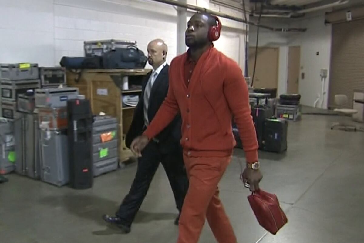 Dwyane Wade Rocks Man Purse, Full Orange Outfit Before Heat-Pacers Game ...