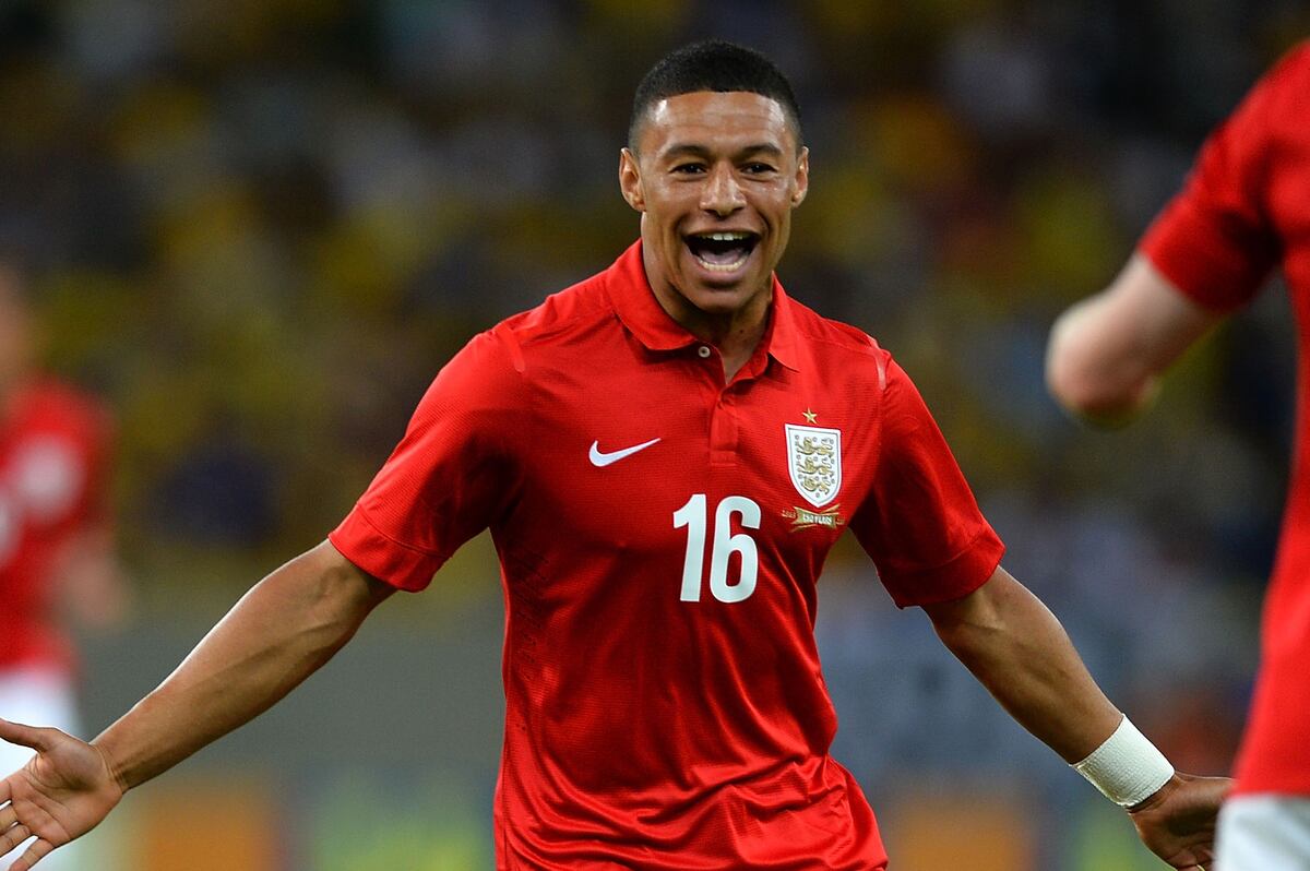 Watch Chamberlain and Rooney's Incredible Strikes at the Maracana vs ...