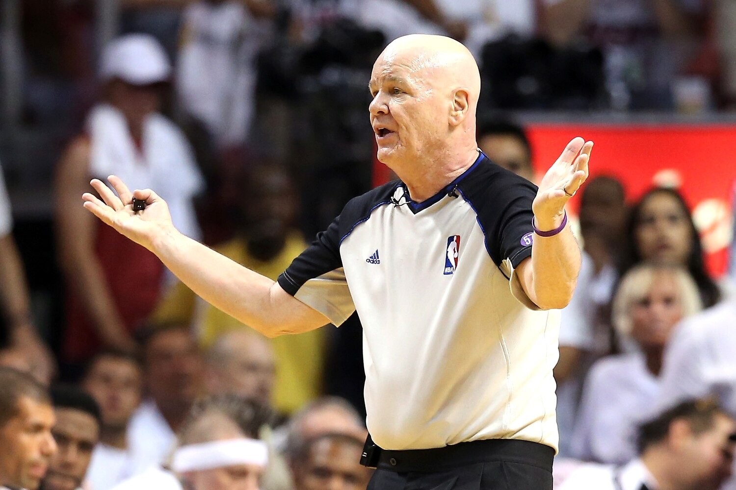 Could NBA Follow in NFL's Steps Giving Coaches 'Challenge Flags ...