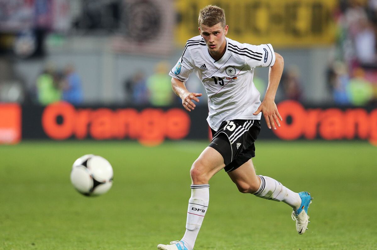 Lars Bender: The Player Manchester United Should Sign This Summer ...