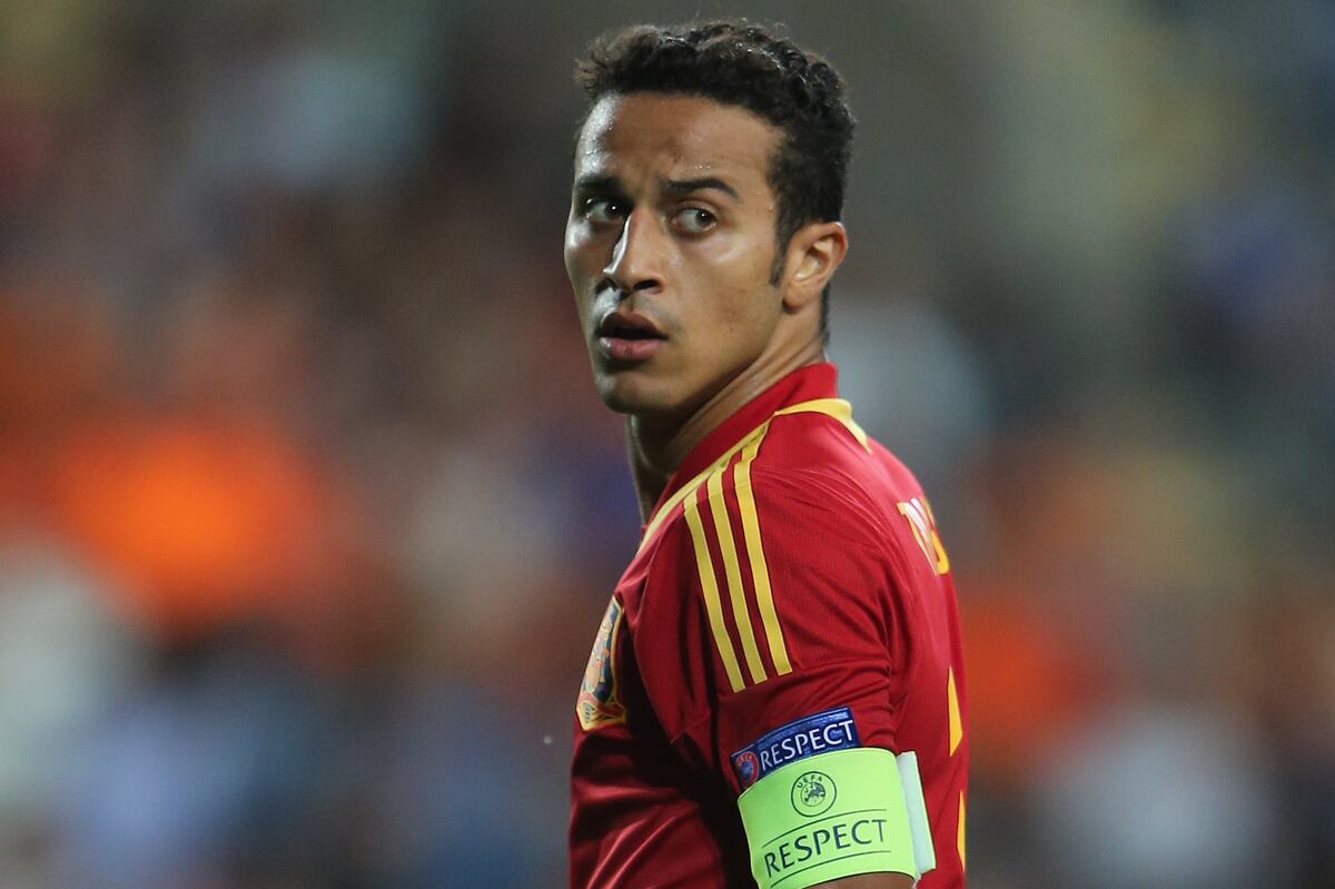 Manchester United Transfer Rumours: Red Devils Need to Secure Thiago ...