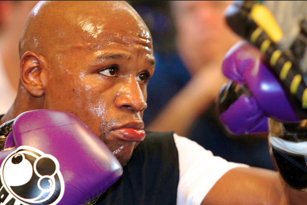 Floyd Mayweather Hints He May Fight Longer Than Previously Expected News Scores Highlights