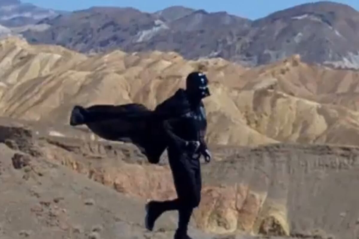 Darth Vader Runs Across Death Valley in 129-Degree Heat So You Don't ...