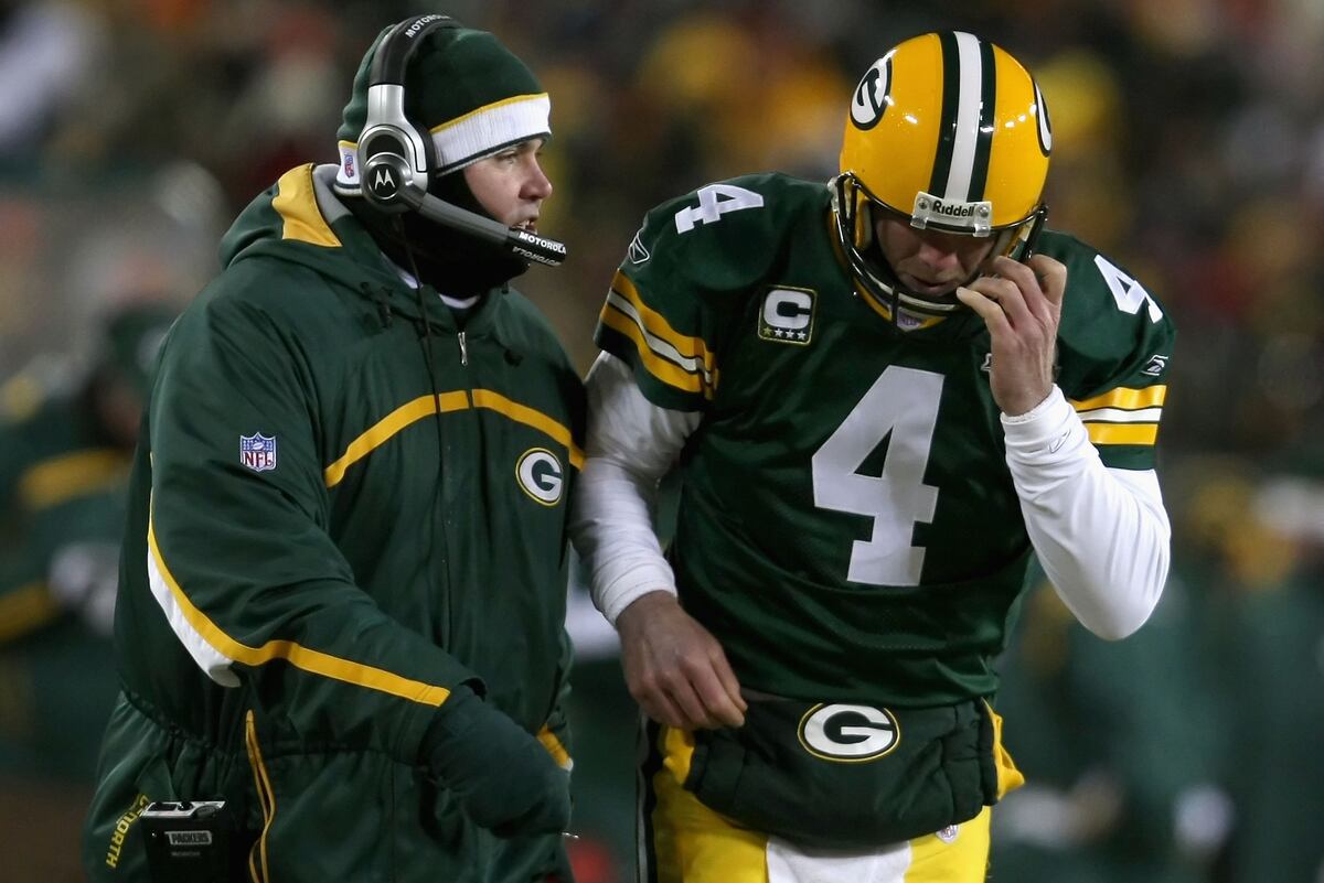 Why Brett Favre Absolutely Should Have His Number Retired by the ...