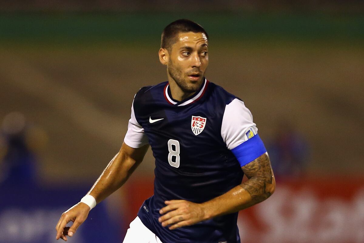 Tottenham Hotspur: What Clint Dempsey Has to Do to Be a Starter Next ...