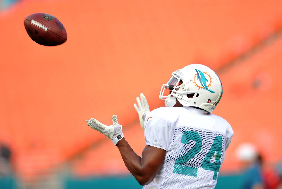 Miami Dolphins: Breaking Down Fins' Biggest Training Camp Battle | News ...