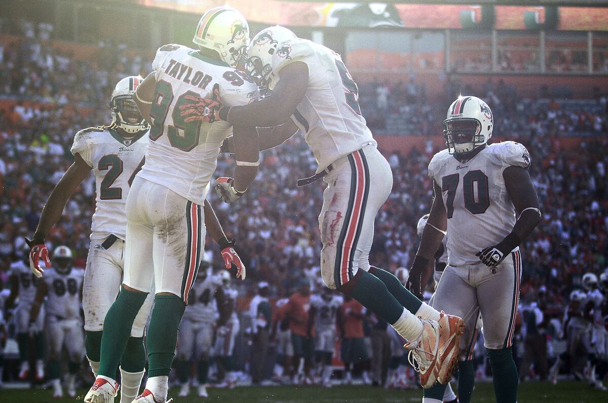 Power Ranking the Greatest Defensive Linemen in Miami Dolphins History ...