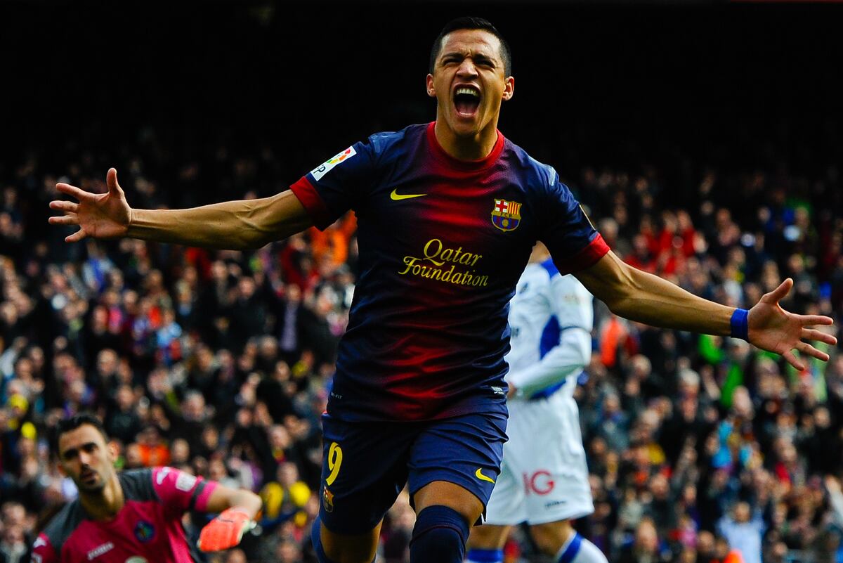 Alexis Sanchez Must Earn His Place at Barcelona This Season | News ...