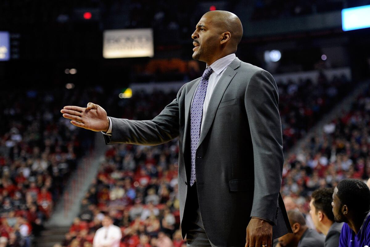 Central Arkansas Loses Coach Corliss Williamson to Sacramento Kings ...