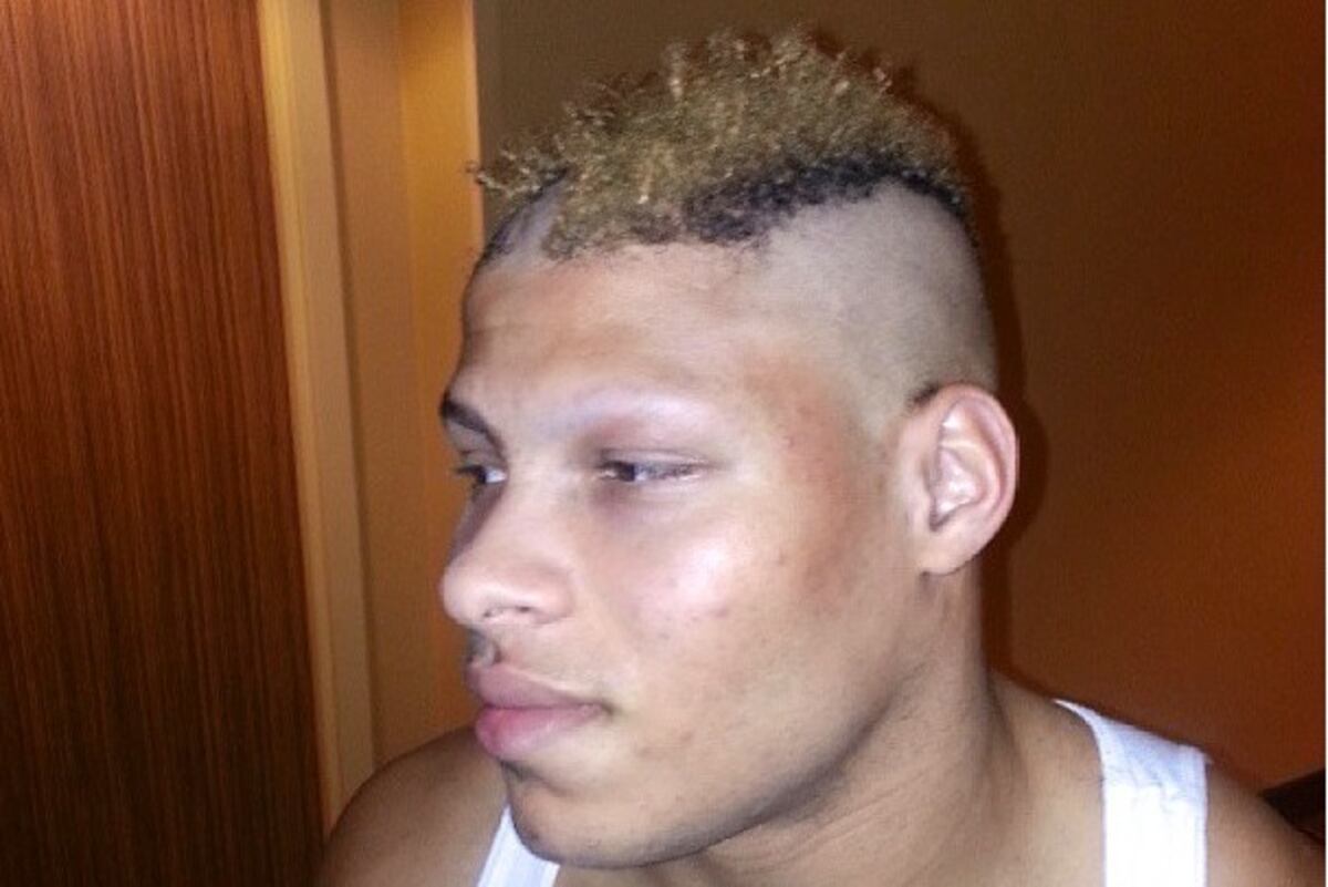 Darnell Dockett Gives Rookies Awful Haircuts, Proves He's the Barber ...
