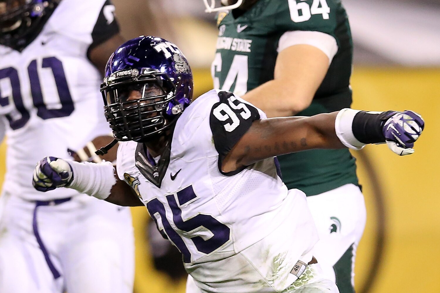 TCU vs. LSU: Why Gary Patterson Should Play DE Devonte Fields ...