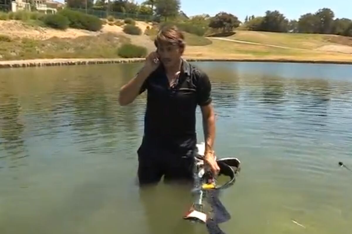 Teemu Selanne Announces Return to NHL in Hilarious Golf Spoof Video ...