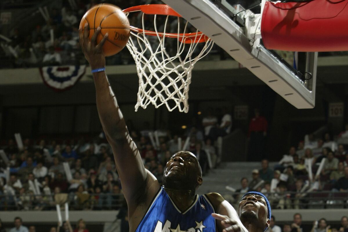 Like Old Times, 'The Reign Man' Shawn Kemp Takes to the Court ...