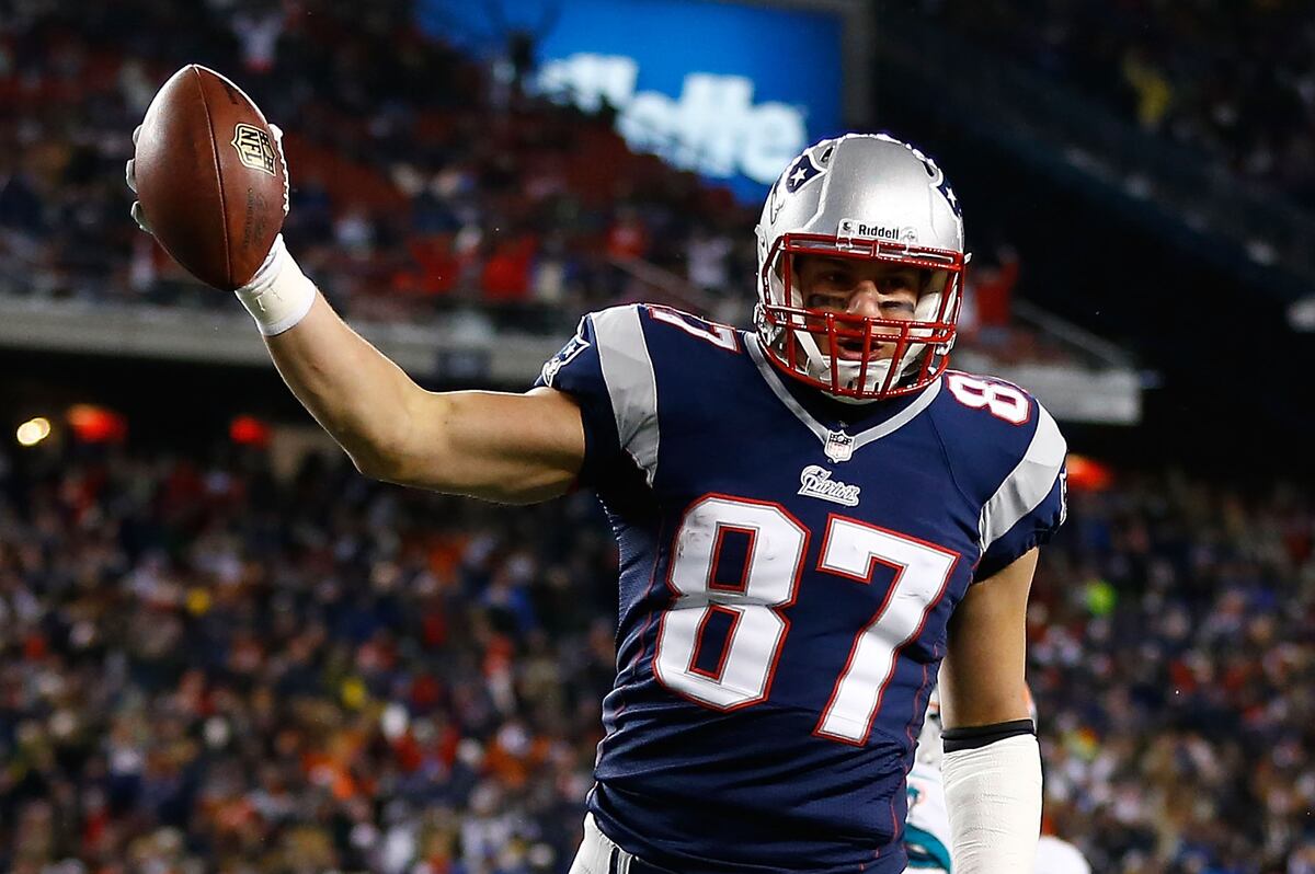 Rob Gronkowski Returns to Patriots from Back and Arm Injuries vs. Jets ...