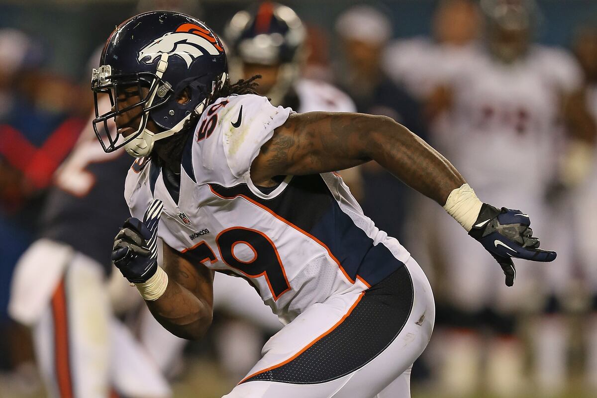 Danny Trevathan Ruins Pick-6 Opportunity with Goal-Line Blunder | News ...
