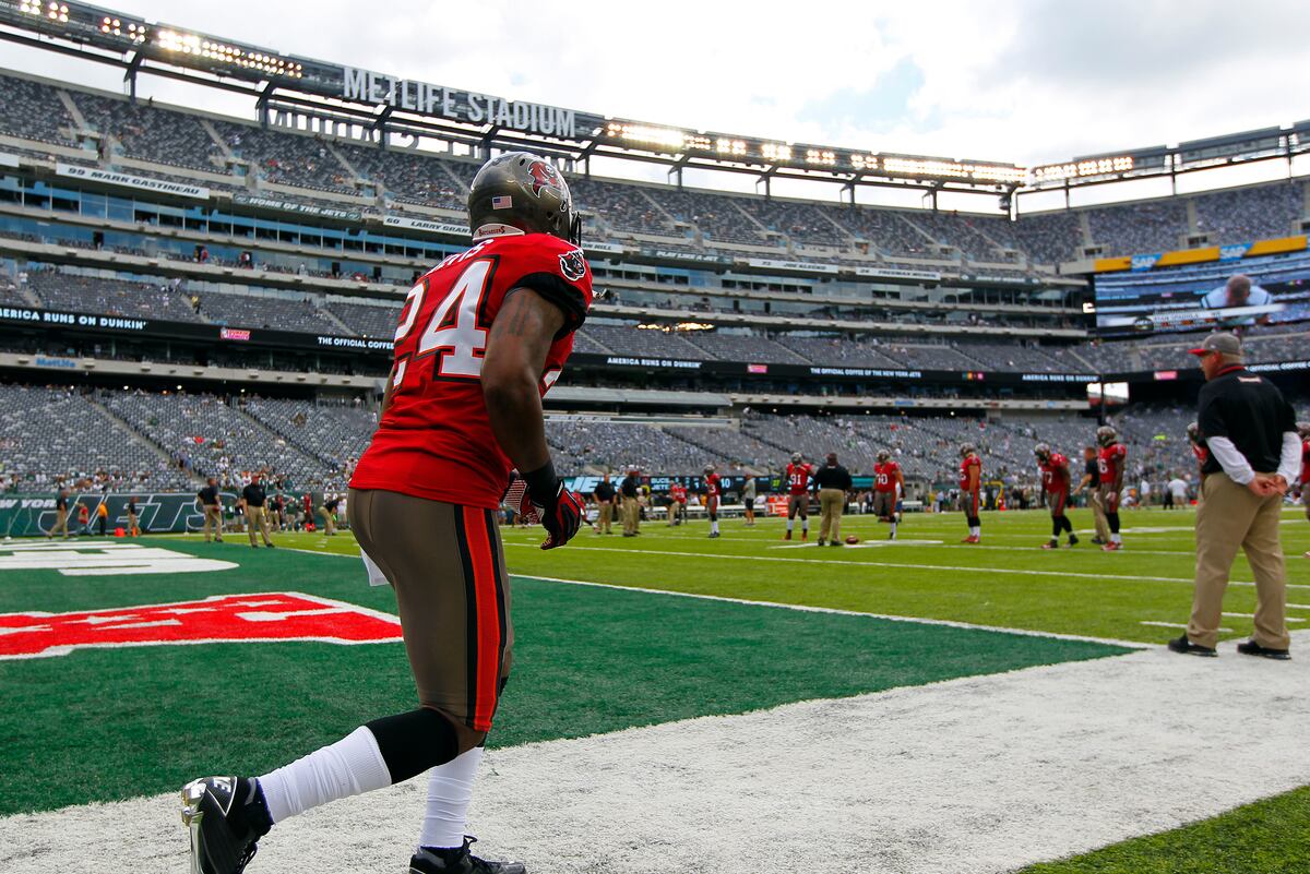 Grading Tampa Bay Buccaneers' New-Look Defense in Week 1 Matchup ...