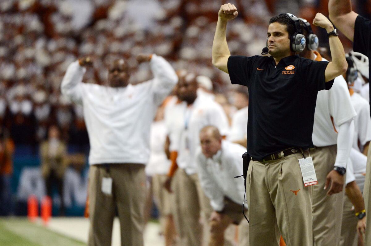 Mack Brown Fires Manny Diaz Hires Greg Robinson, Will It Make ...