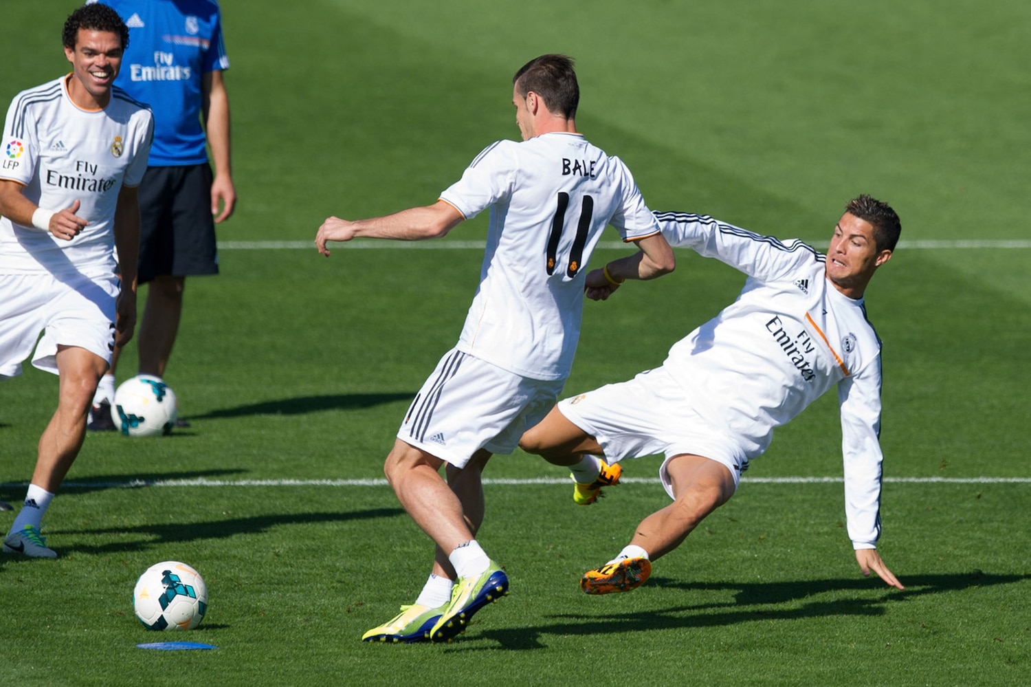 Cristiano Ronaldo Slide-Tackles Bale in Real Madrid Training, Then ...