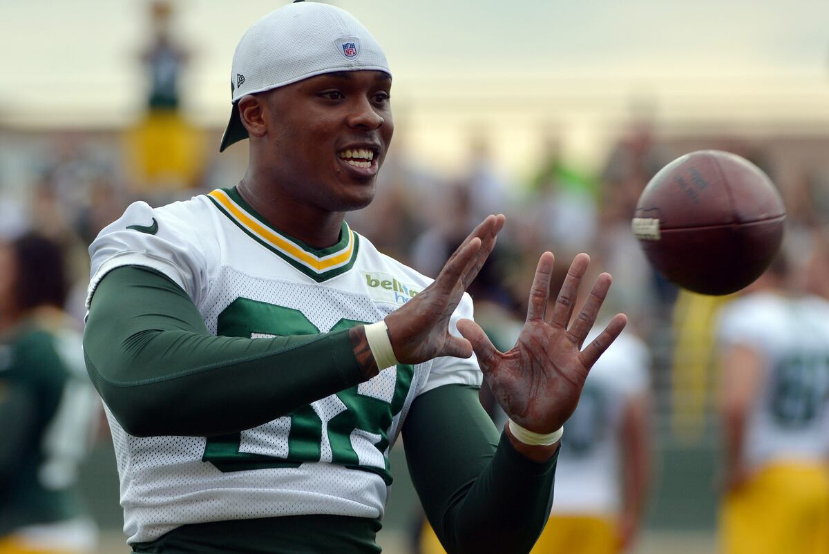 Jermichael Finley Injury: Updates on Packers TE's Hand, Likely Return ...
