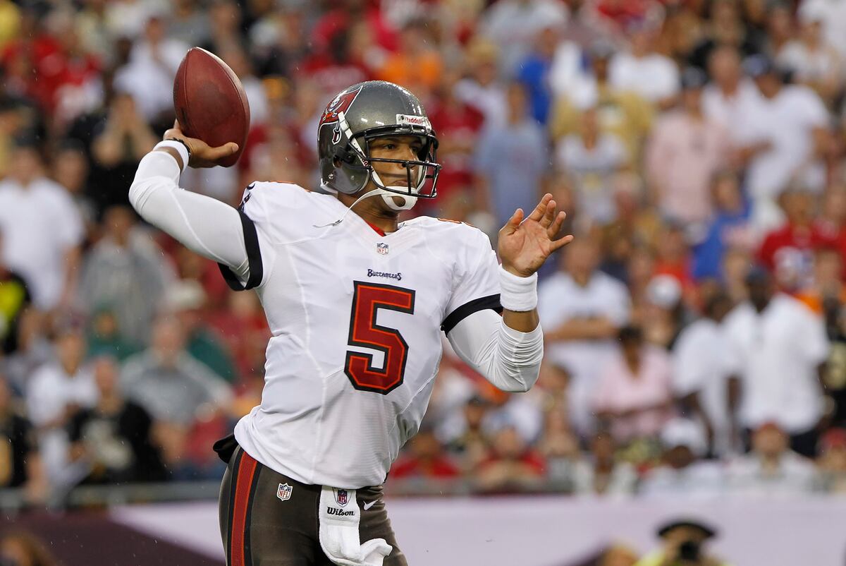 Grading Josh Freeman's Week 2 Performance Against the New Orleans ...