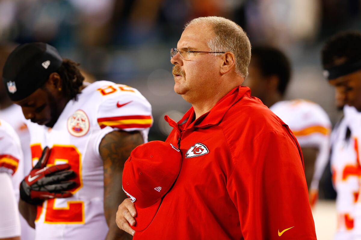 Andy Reid Receives Warm Reception from Philadelphia in Win over Eagles ...