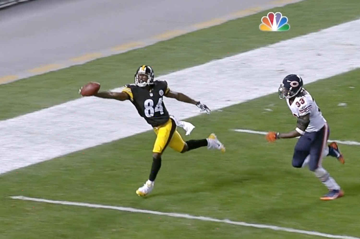 Steelers WR Antonio Brown Makes a Ridiculous One-Handed Touchdown Catch ...