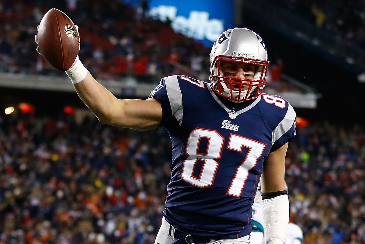 Rob Gronkowski's Return Would Be Too Much for Falcons to Overcome ...