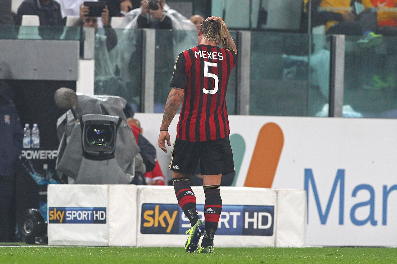 Philippe Mexes Banned for 4 Matches After Punching Giorgio Chiellini ...