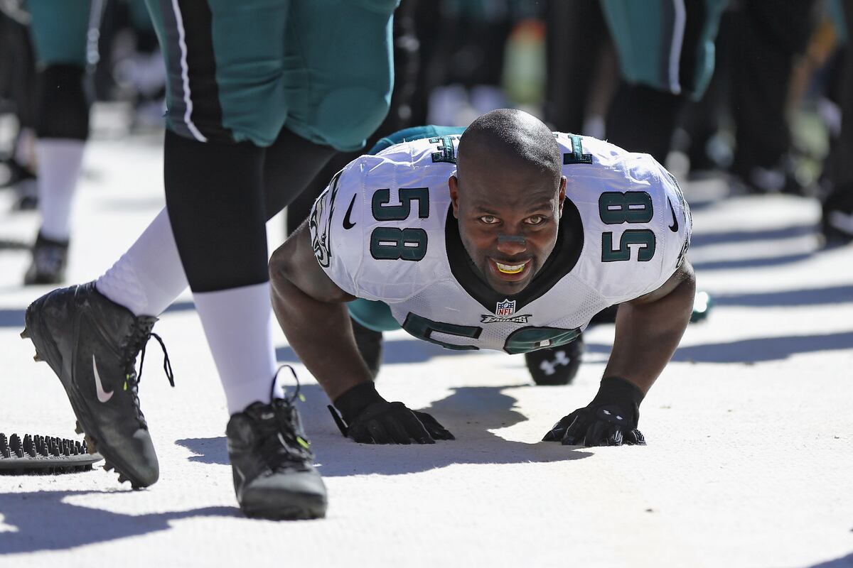 Trent Cole Thriving in New Role at OLB for the Philadelphia Eagles ...