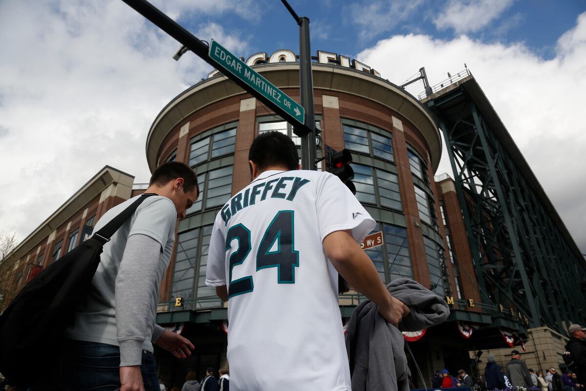 Steps GM Jack Zduriencik Must Take to Calm Frustrated Mariners Fan Base ...