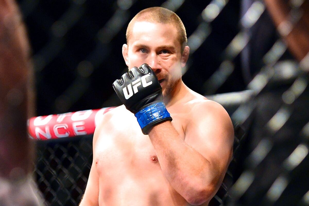 UFC FN 29's Mike Pierce Suffers 'Severe MCL Sprain' from Palhares ...