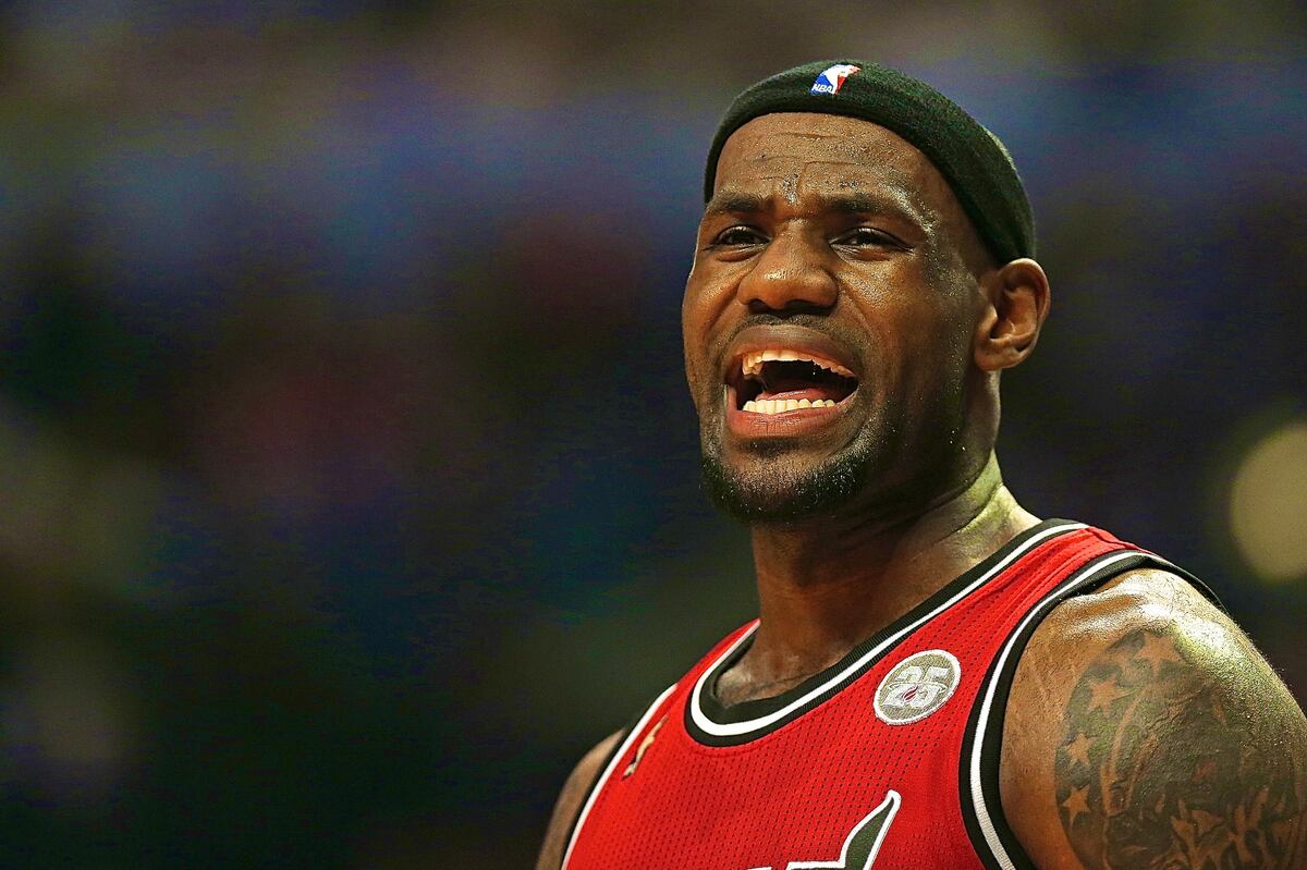 LeBron Goes on Defensive in Response to Peers' Skepticism of His Clutch ...