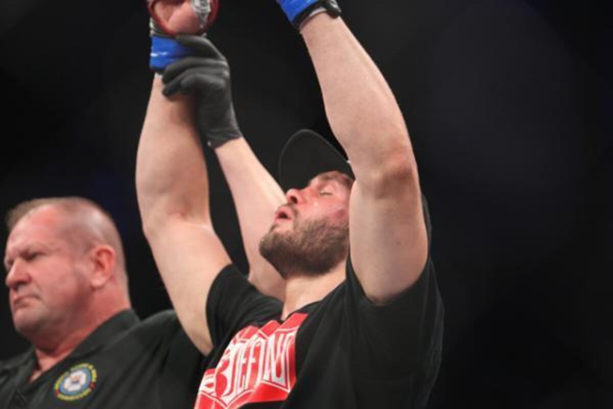 War Machine Submitted in First Round of Bellator 104 Bout with Ron ...