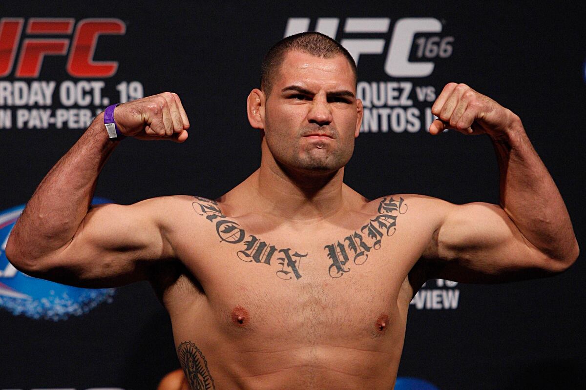Cain Velasquez Retains UFC Heavyweight Title vs. Junior dos Santos via ...