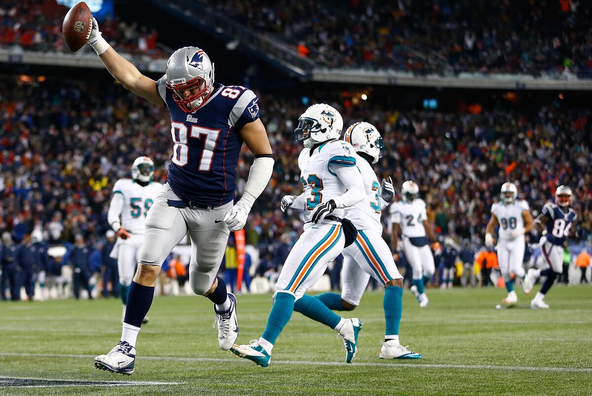 Miami Dolphins vs. New England Patriots: Spread Analysis and Pick ...