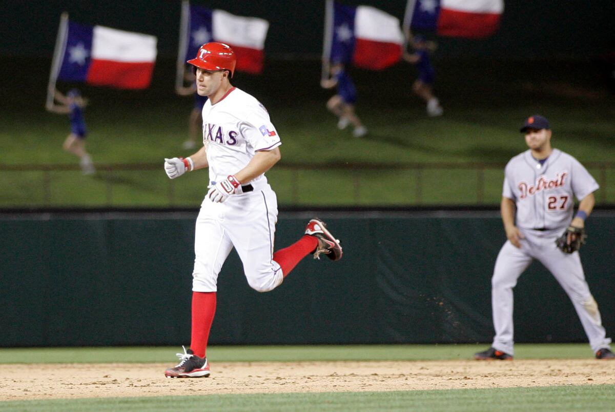 Why the Texas Rangers Should Re-Sign David Murphy This Offseason | News ...