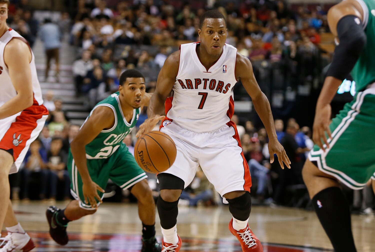 Kyle Lowry Injury: Updates on Raptors Guard's Finger | Bleacher Report