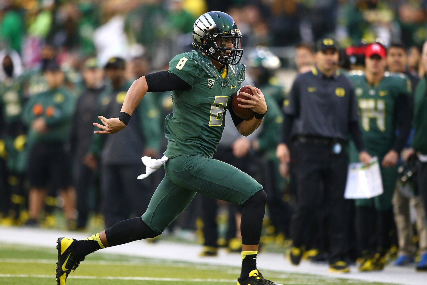 Marcus Mariota's Updated 2013 Heisman Outlook After Win over UCLA ...