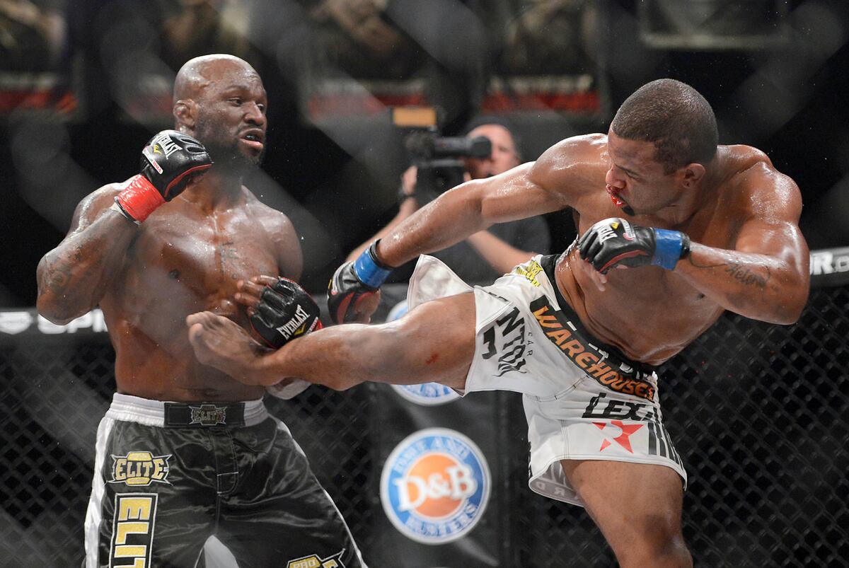 Bellator 106: Does Muhammed 'King Mo' Lawal Have the Lowest Fight IQ in ...