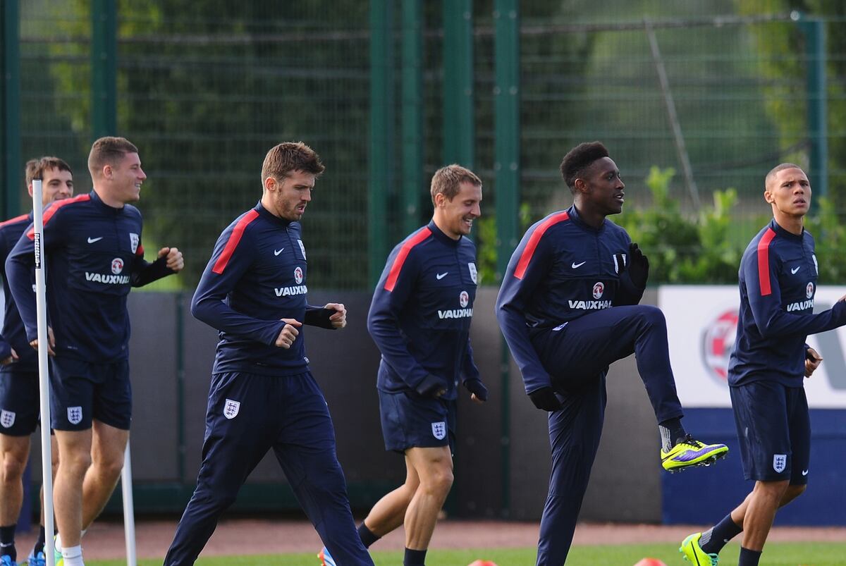 Michael Carrick and Danny Welbeck Withdraw from England Friendlies ...