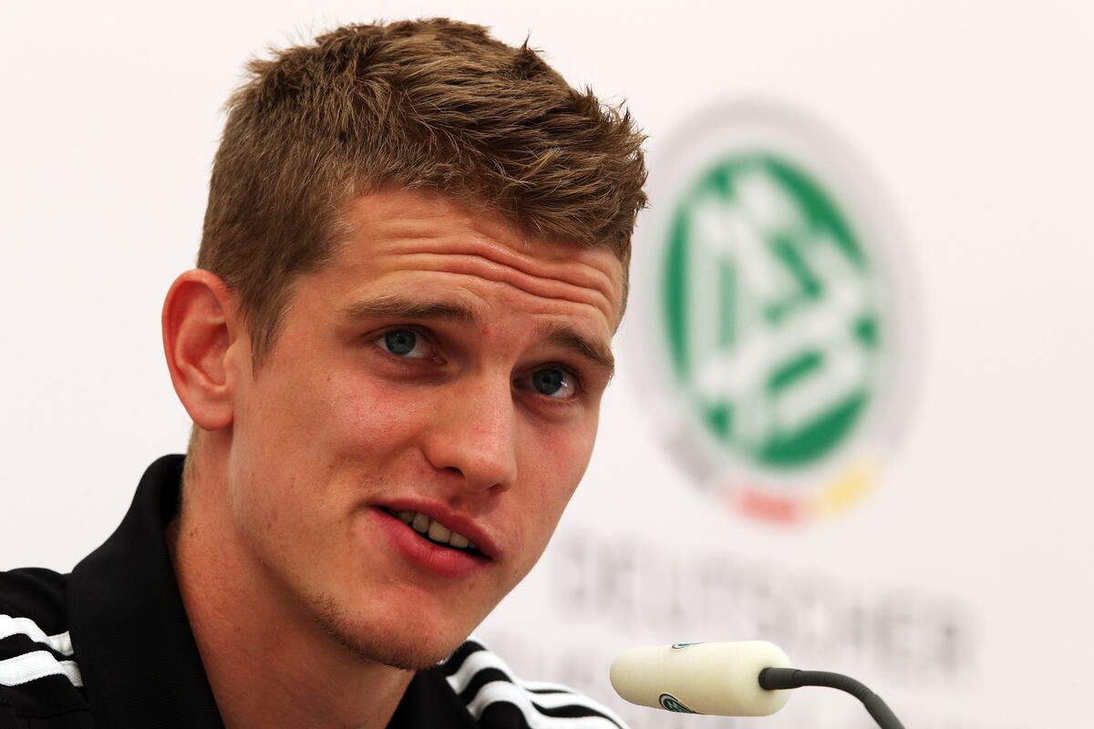 Liverpool Told to Sign Lars Bender of Bayer Leverkusen by Jan Molby ...