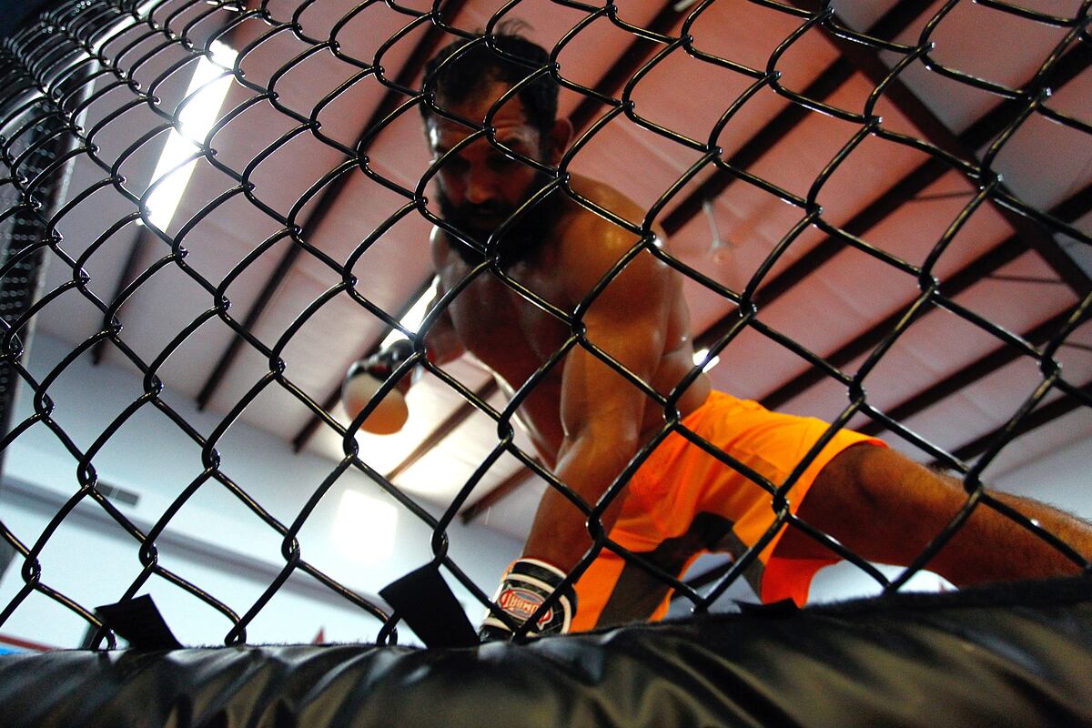 UFC 167: Breaking Down Georges St-Pierre and Johny Hendricks ...