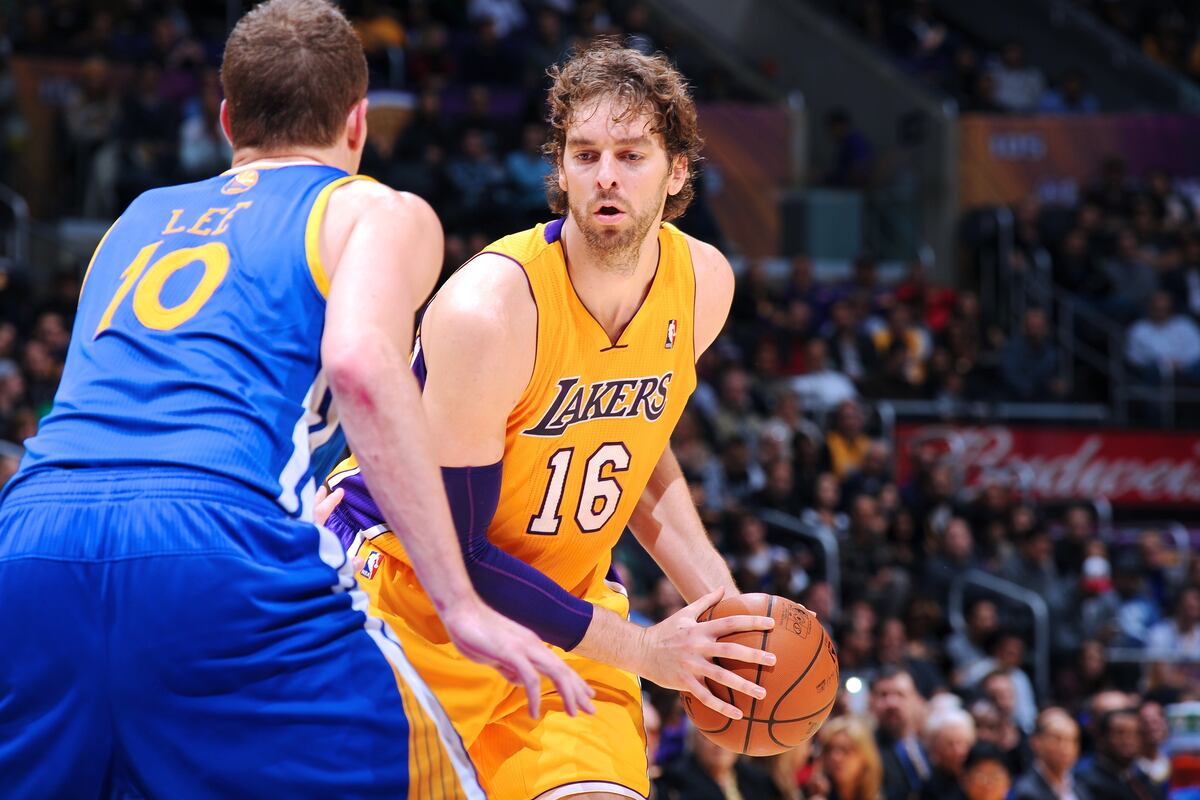 Pau Gasol Keeps LA Lakers Within Striking Distance of Western ...