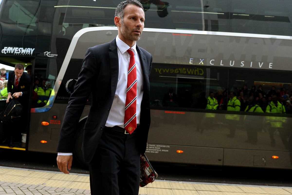 Ryan Giggs Should Be Given the Opportunity to Keep Playing at ...