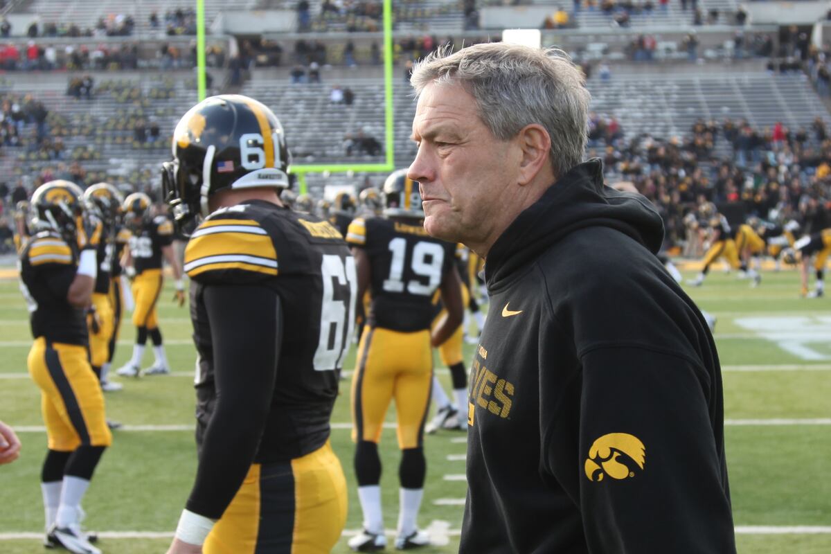 Iowa Football: The Hawkeyes' 2013 Superlative Awards | News, Scores ...