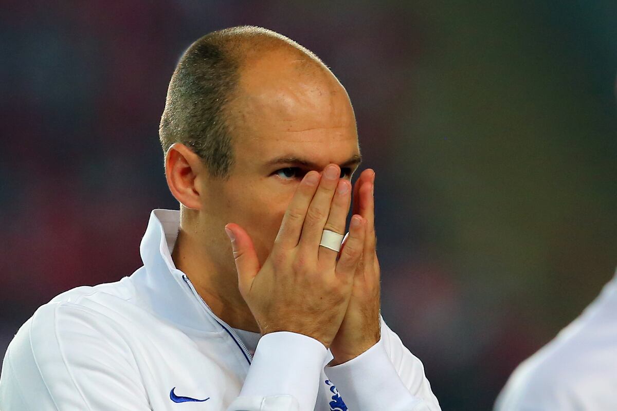 Arjen Robben Injury Is Little Help to City, Premier League Is December ...