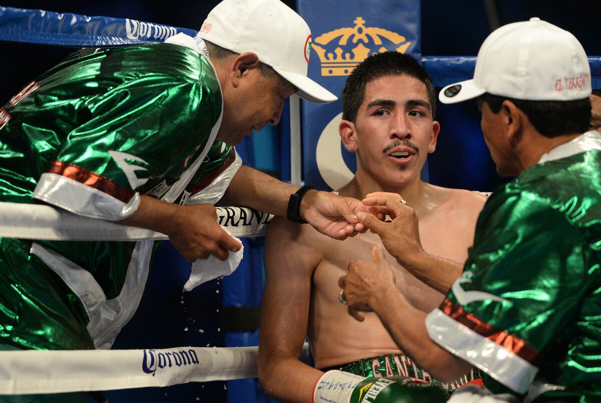 Leo Santa Cruz vs. Cesar Seda: Fight Time, Date, TV Info and More ...